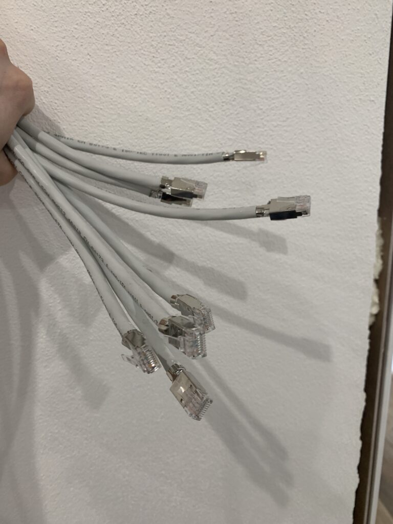 Zasíťování bytové jednotky - TV + Internet - Servis PC, NTB, sítě ...